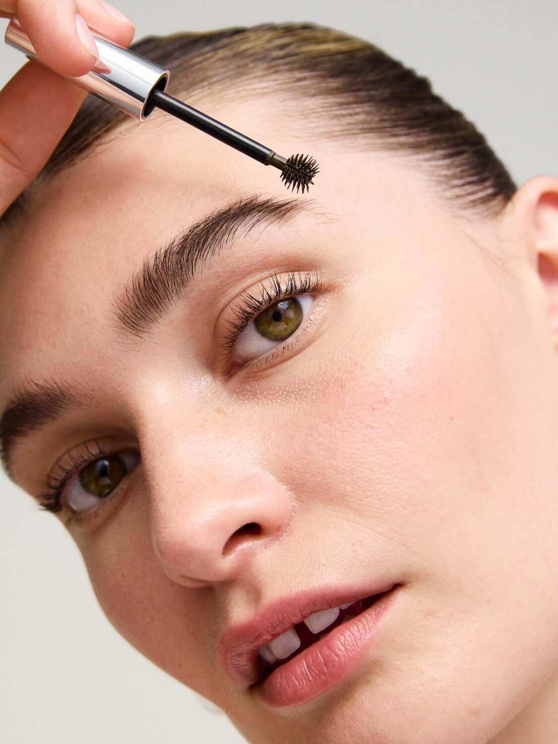 Brow Builder – Volymgivande bryngel | Xlash